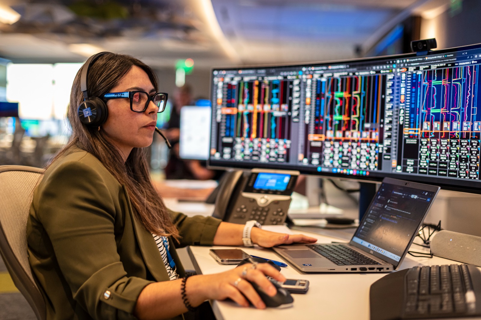 YPF inauguró el Real Time Intelligence Center para gestionar de forma ...